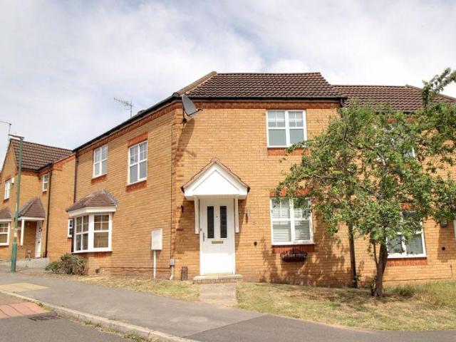 3 bedroom semi detached house to rent