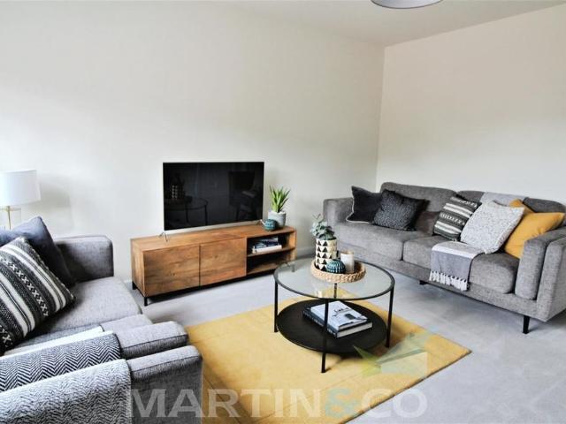 3 bedroom semi detached house to rent
