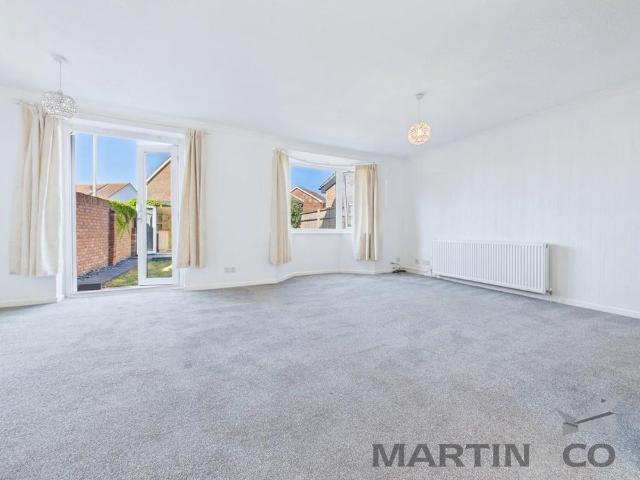 3 bedroom semi detached house to rent