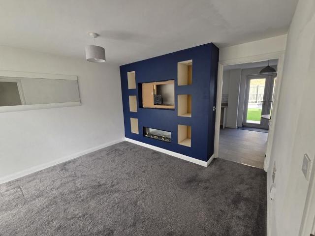 3 bedroom semi detached house to rent