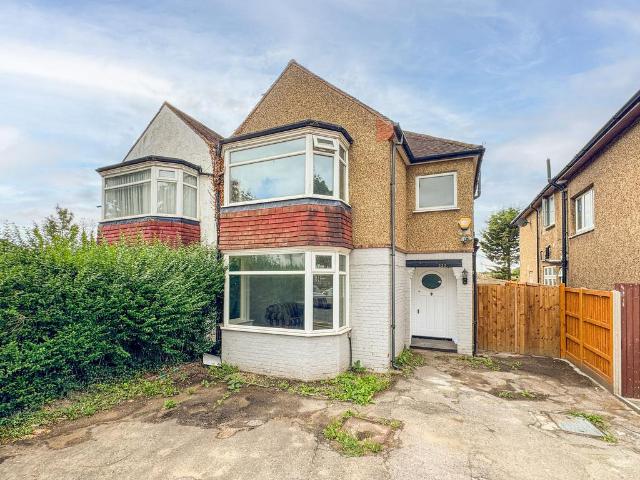 3 bedroom semi detached house to rent
