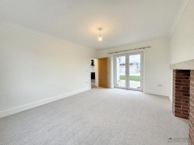 3 bedroom semi detached house to rent