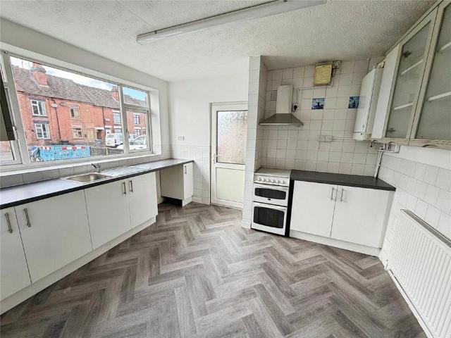 3 bedroom semi detached house to rent