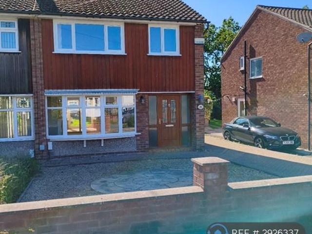 3 bedroom semi detached house to rent