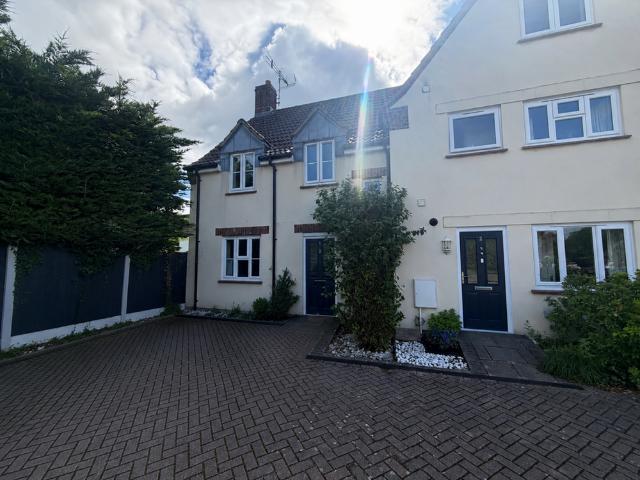 3 bedroom semi detached house to rent