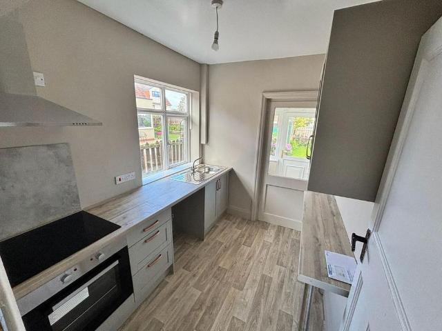 3 bedroom semi detached house to rent