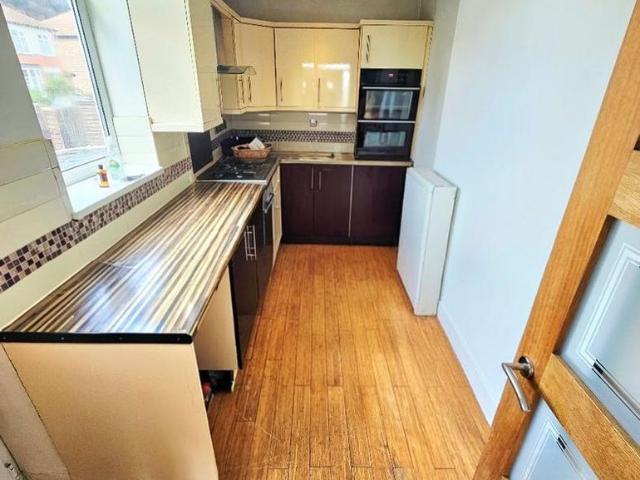 3 bedroom semi detached house to rent