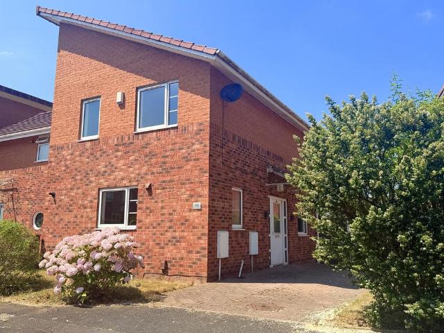 3 bedroom semi detached house to rent