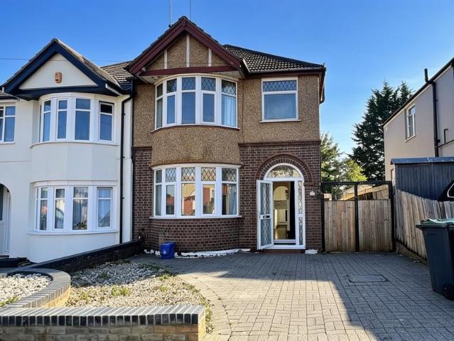 3 bedroom semi detached house to rent