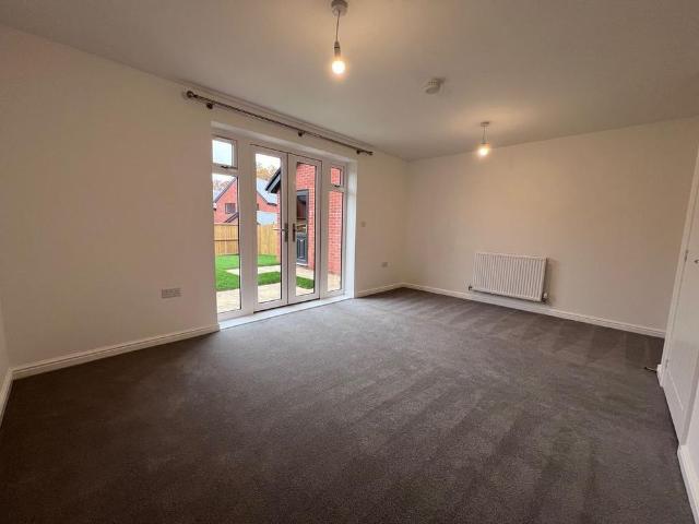 3 bedroom semi detached house to rent