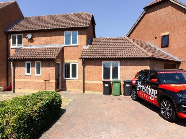 3 bedroom semi detached house to rent