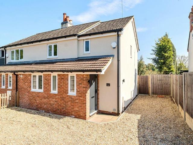 3 bedroom semi detached house to rent