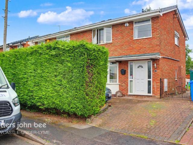 3 bedroom semi detached house to rent