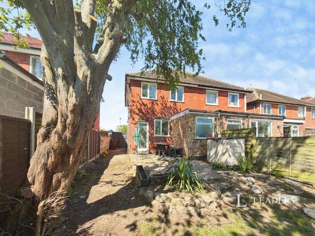 3 bedroom semi detached house to rent