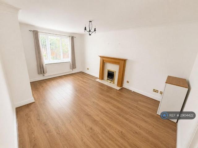 3 bedroom semi detached house to rent