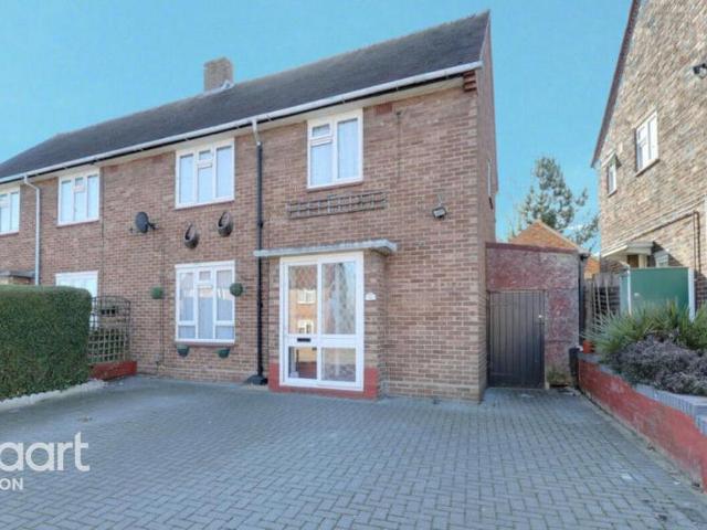 3 bedroom semi detached house to rent