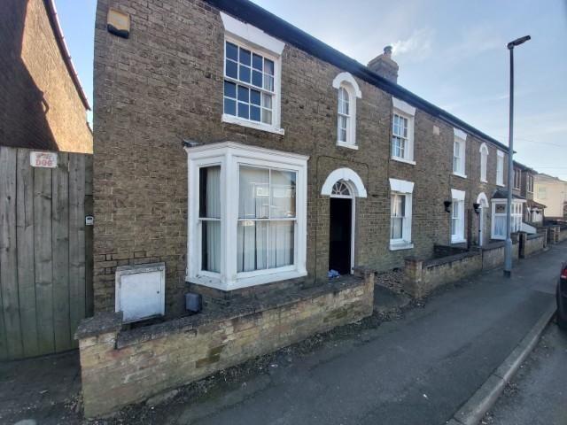 3 bedroom semi detached house to rent