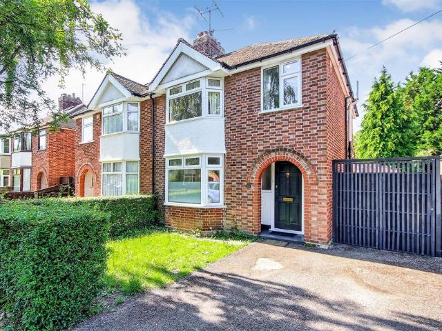 3 bedroom semi detached house to rent
