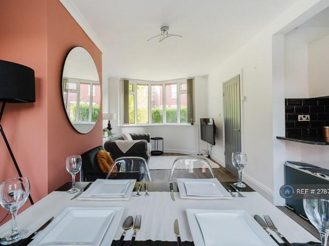3 bedroom semi detached house to rent