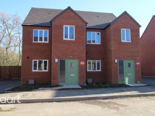 3 bedroom semi detached house to rent