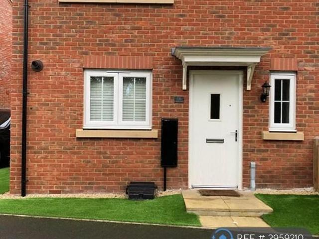 3 bedroom semi detached house to rent