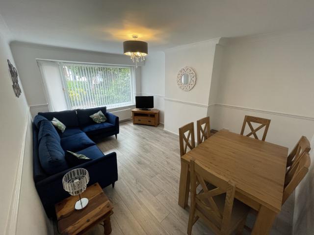 3 bedroom semi detached house to rent
