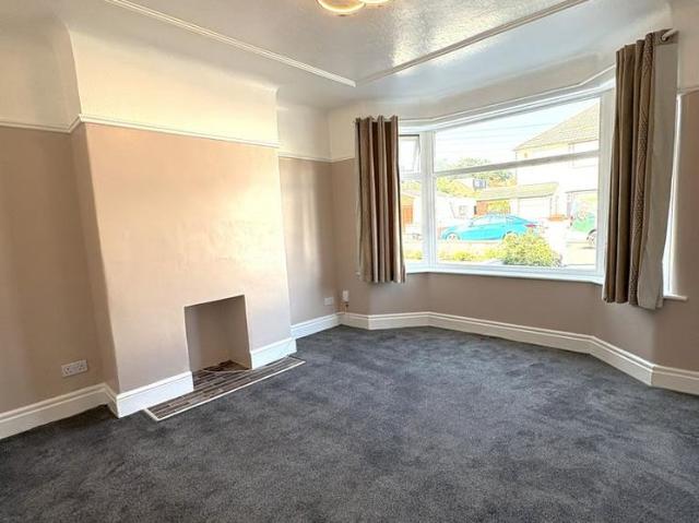 3 bedroom semi detached house to rent