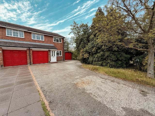 3 bedroom semi detached house to rent