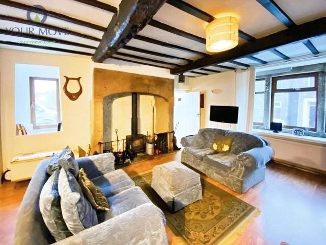 3 bedroom semi detached house to rent