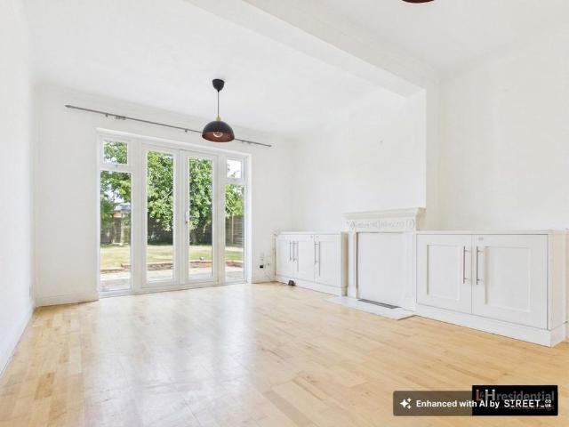 3 bedroom semi detached house to rent