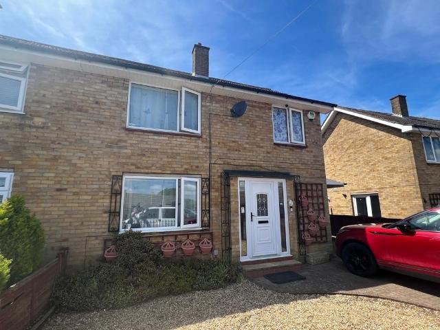 3 bedroom semi detached house to rent