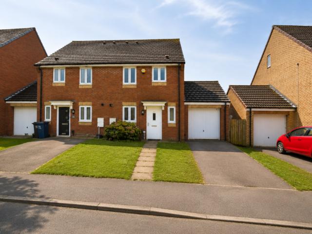 3 bedroom semi detached house to rent