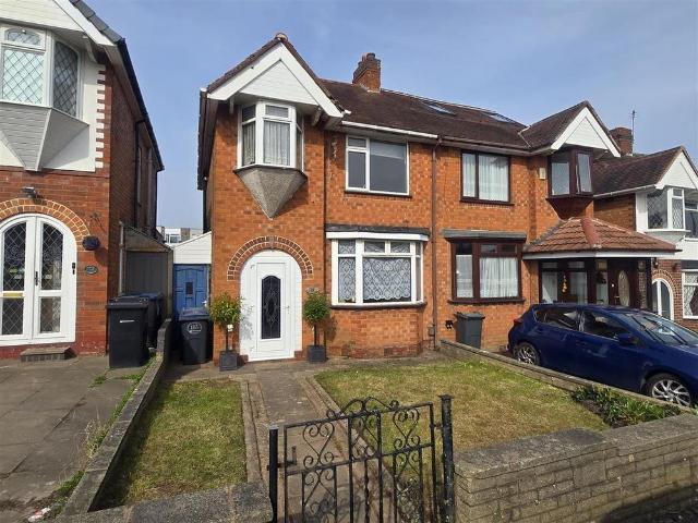 3 bedroom semi detached house to rent