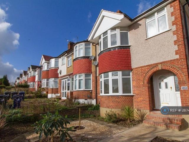 3 bedroom semi detached house to rent