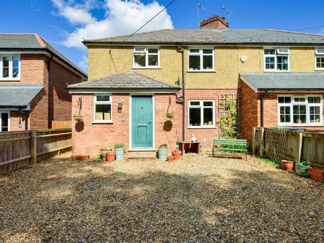 3 bedroom semi detached house to rent