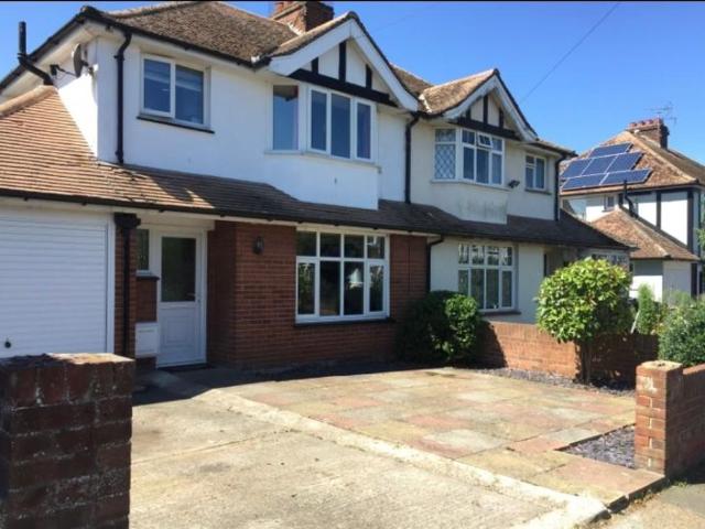 3 bedroom semi detached house to rent
