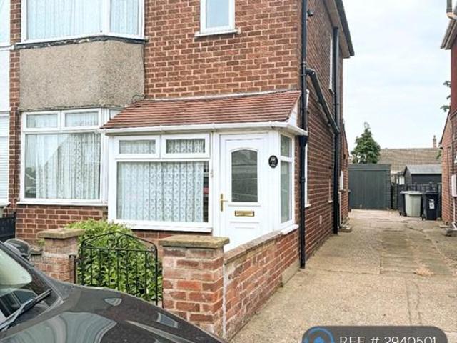 3 bedroom semi detached house to rent