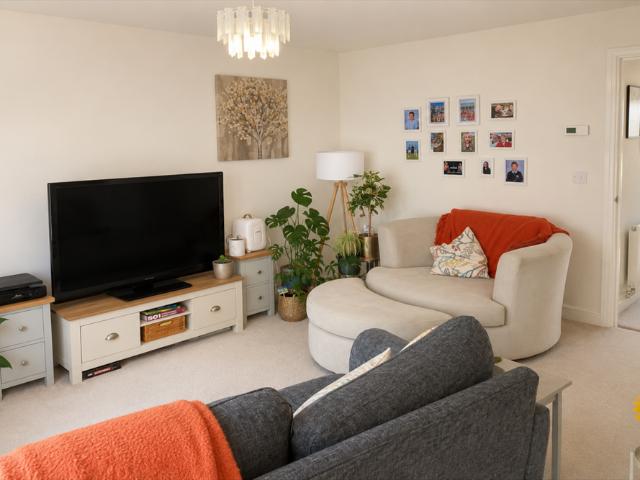 3 bedroom semi detached house to rent