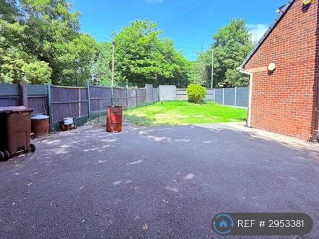 3 bedroom semi detached house to rent