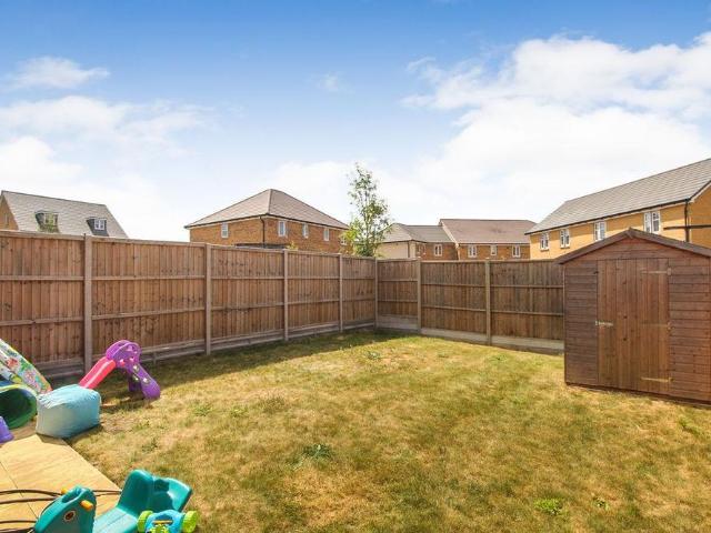 3 bedroom semi detached house to rent