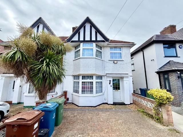 3 bedroom semi detached house to rent