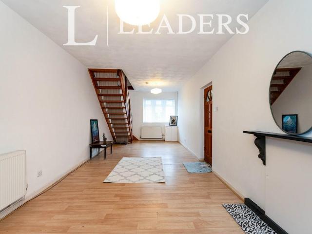 3 bedroom semi detached house to rent