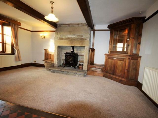 3 bedroom semi detached house to rent