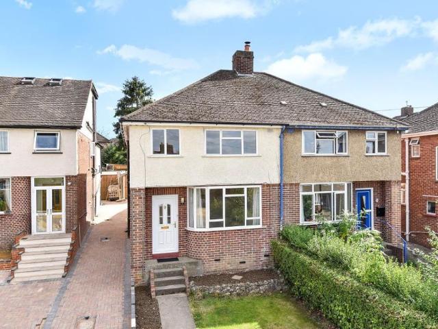 3 bedroom semi detached house to rent
