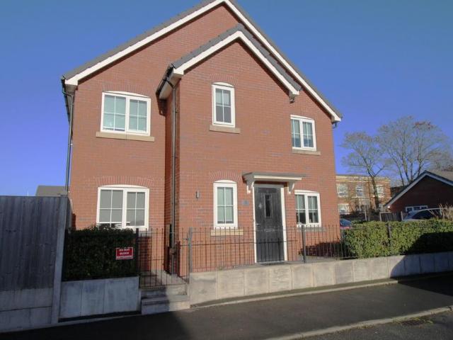 3 bedroom semi detached house to rent
