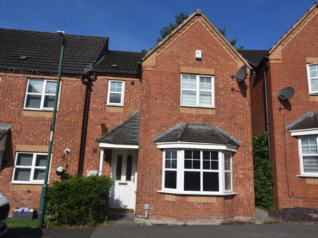 3 bedroom semi detached house to rent