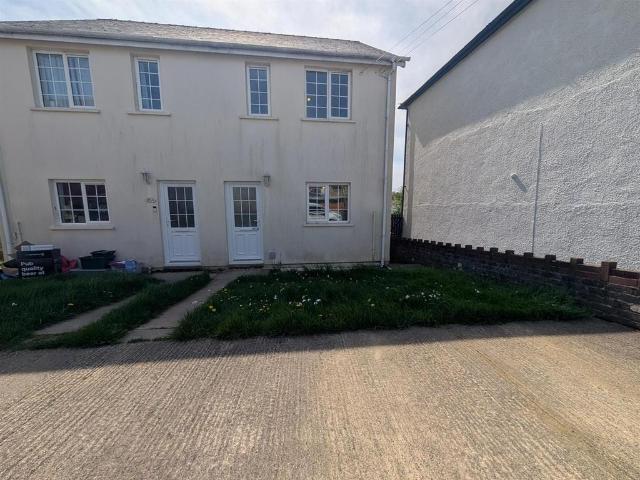 3 bedroom semi detached house to rent
