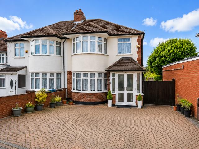 3 bedroom semi detached house to rent