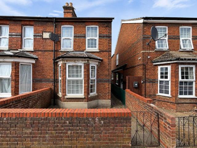 3 bedroom semi detached house to rent