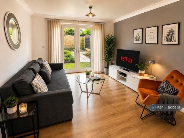 3 bedroom semi detached house to rent